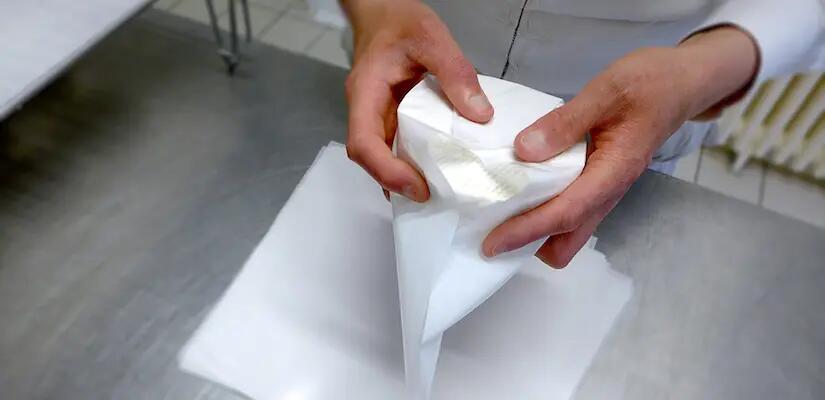 Camembert : comment bien l’emballer