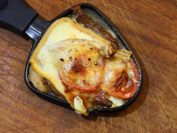 Recette raclette au fromage - Qui veut du fromage