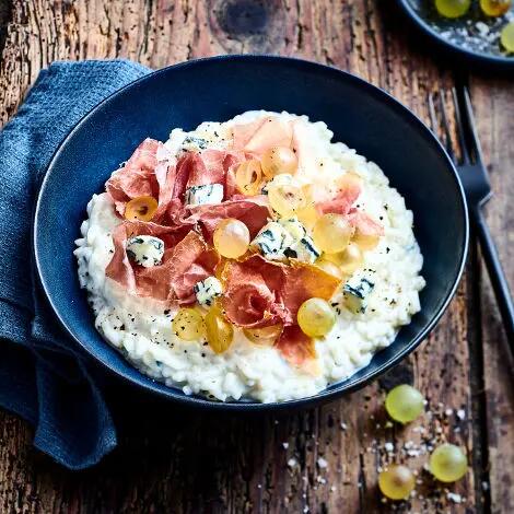 Risotto au fromage bleu, jambon cru et poire - Recette au fromage