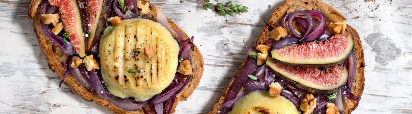 Toast de chèvre chaud à la figue - Recette au fromage